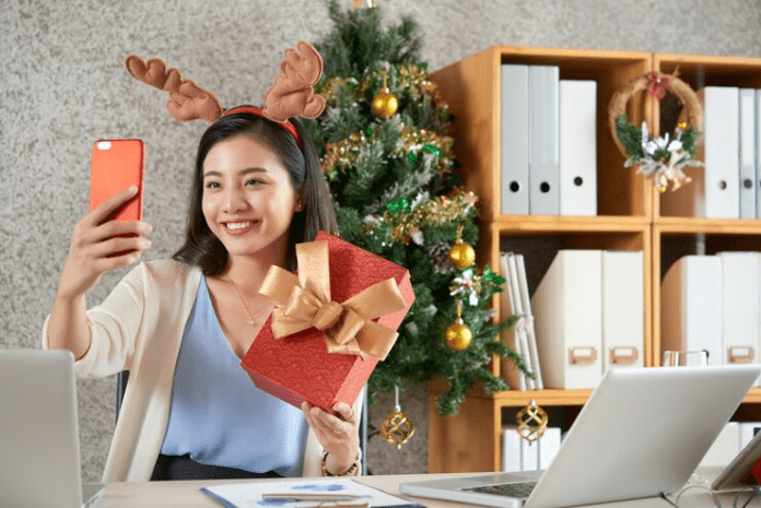 Top 7 Christmas Social Media Post Ideas For Businesses